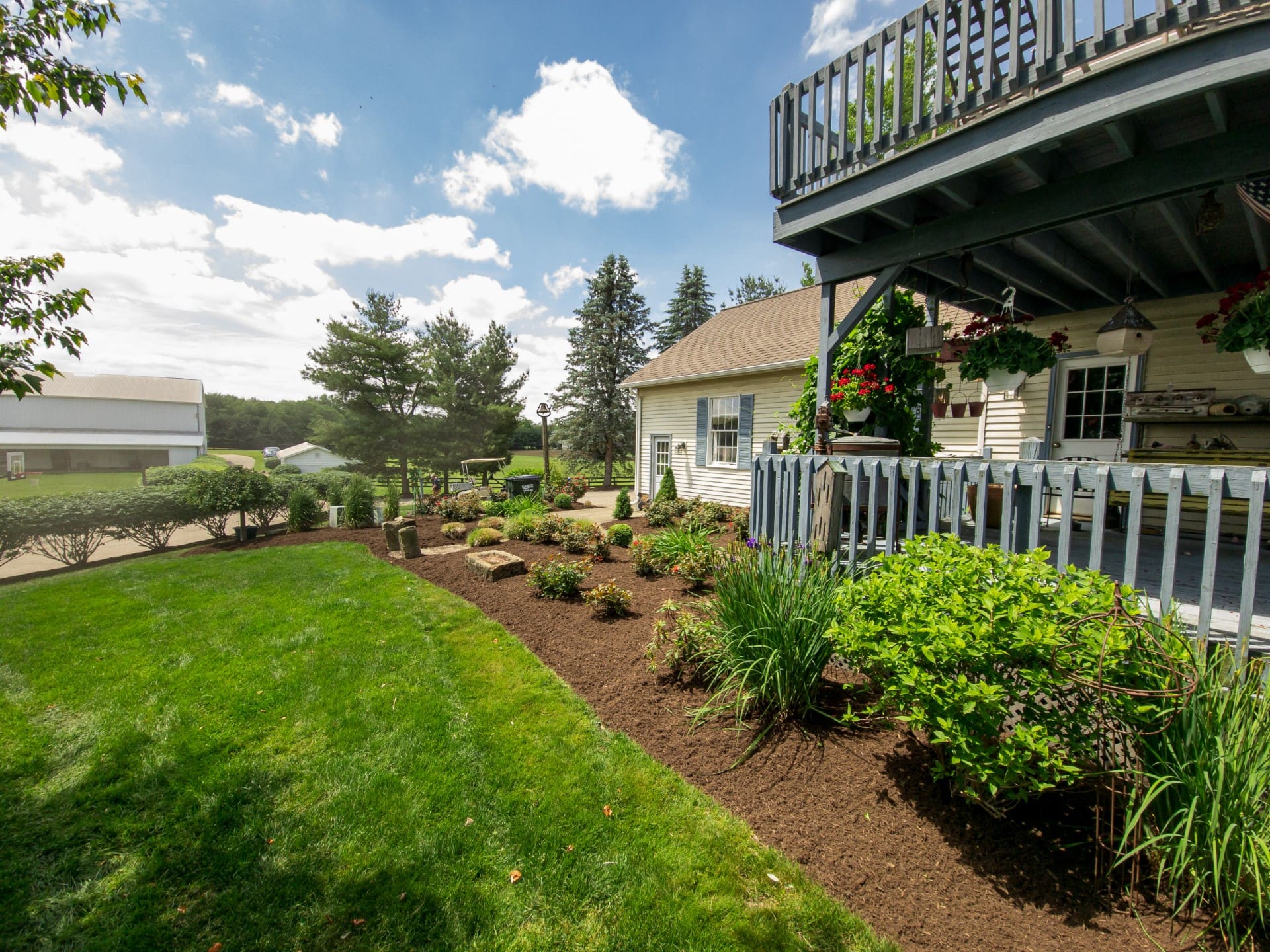 5 Benefits of Mulching Your Landscape Beds This Winter - Going Yard ...